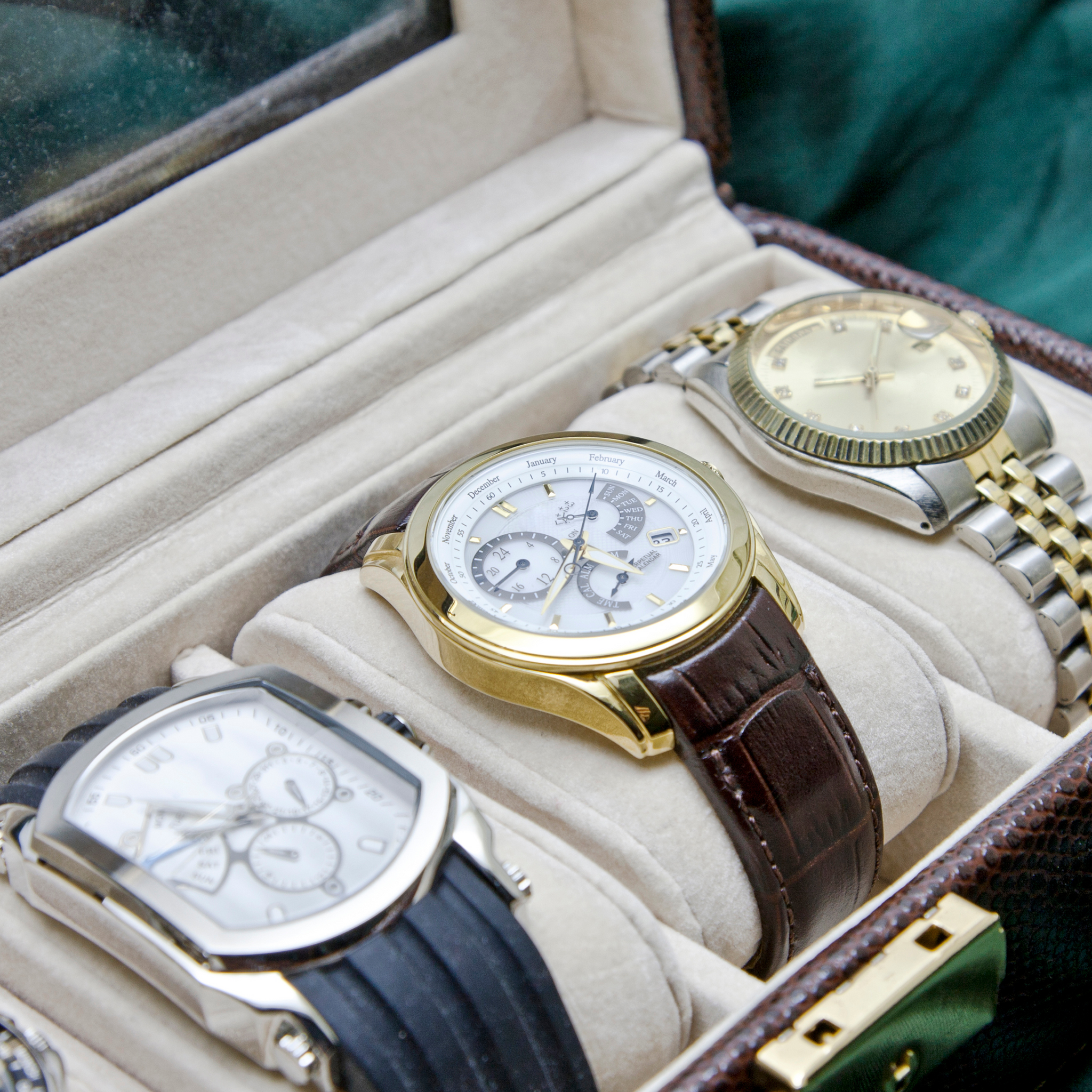 The Legacy of Aviation: How Vintage Watches Inspired by Aviators Defin
